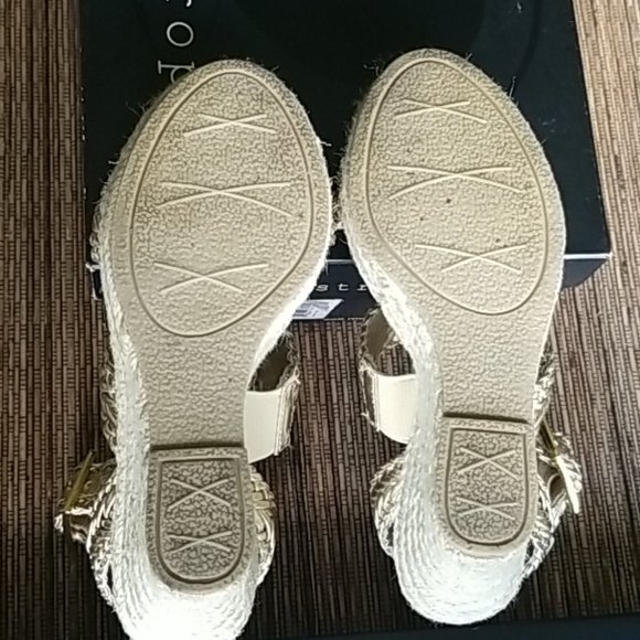 Apostrophe | Shoes | Apostrophe Gold Wedge Sandals | Poshmark